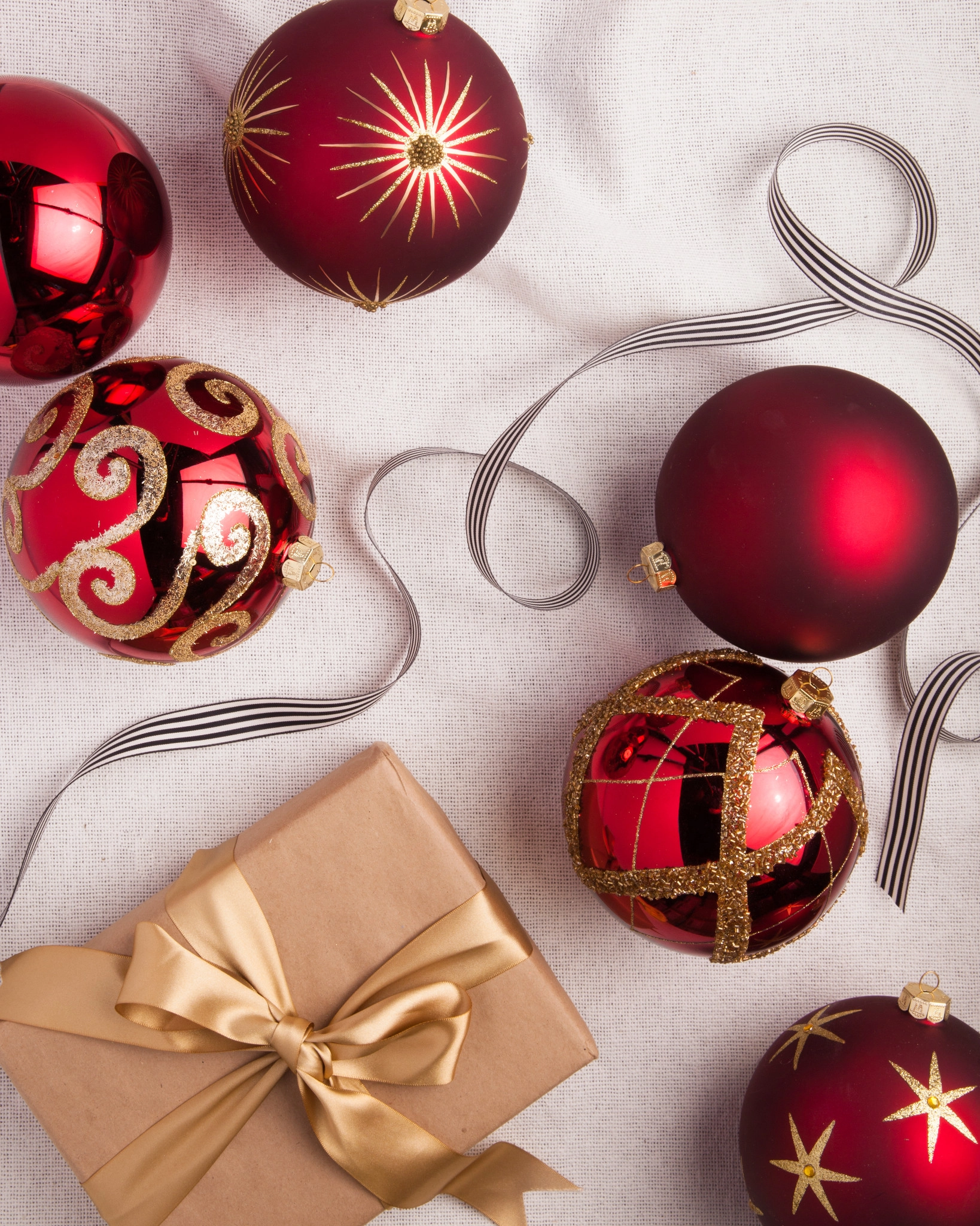 Brilliant Bordeaux Decorating Theme | Balsam Hill