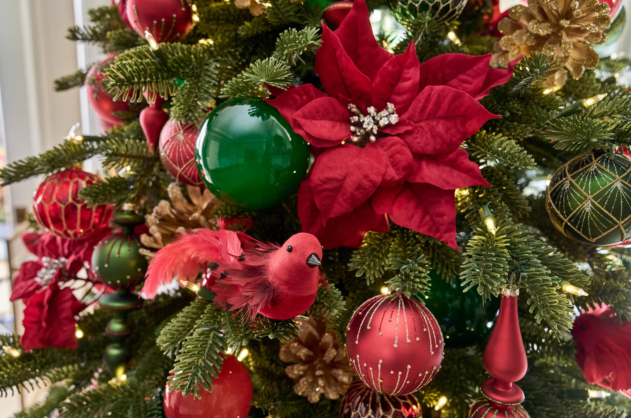 what size ornaments for 3 foot tree