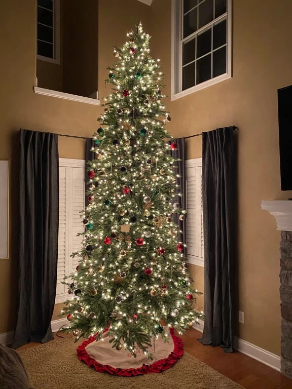 Red Spruce Slim Christmas Tree 6ft/7ft/8ft/9ft/10ft Christmas Pre Lit