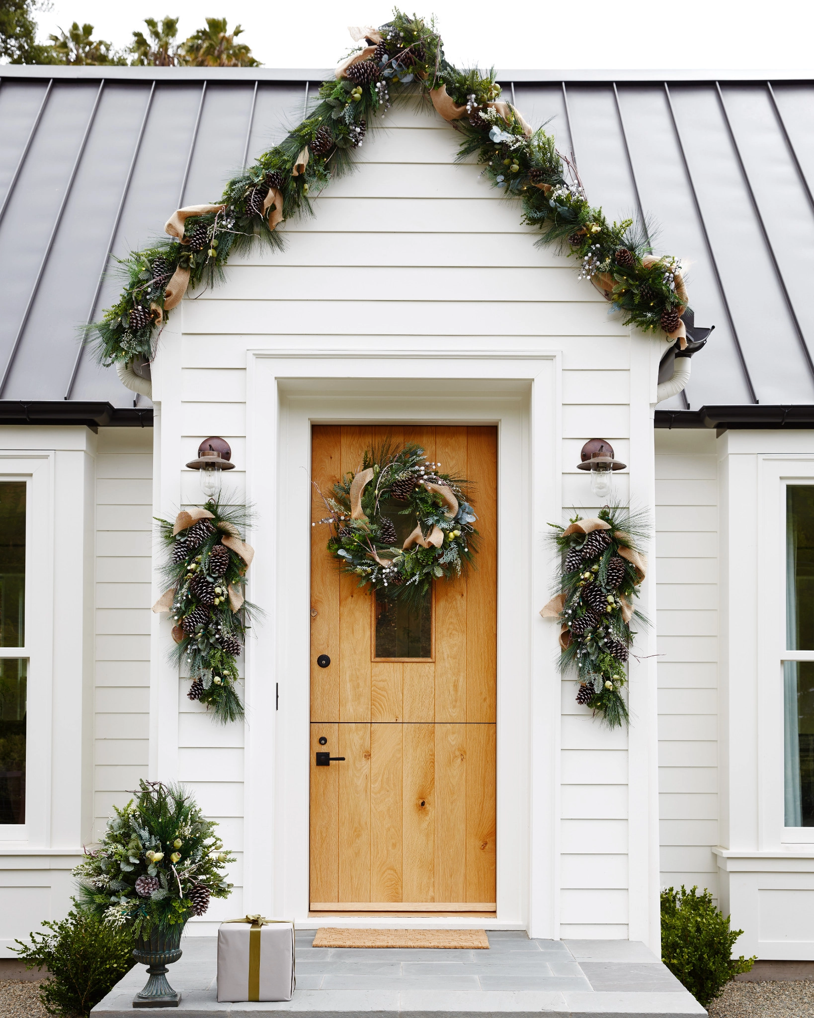 Composition de pin en pot Home Sweet Home | Balsam Hill